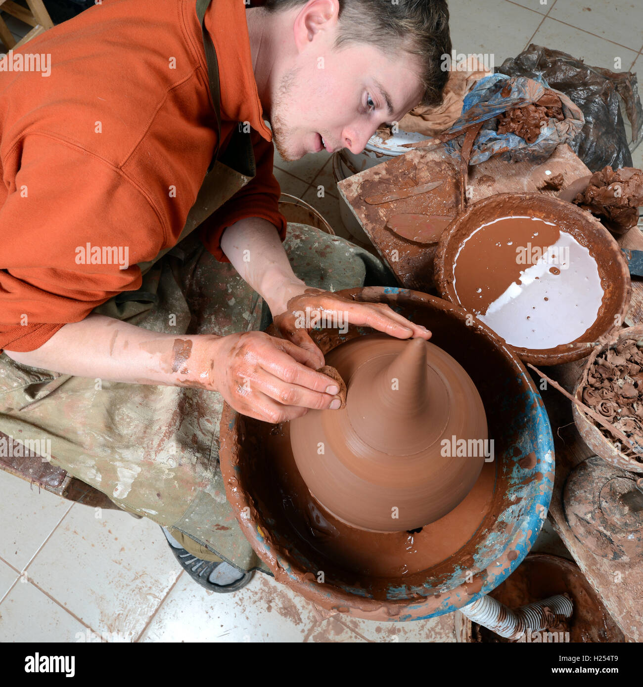 potter at work Stock Photo - Alamy