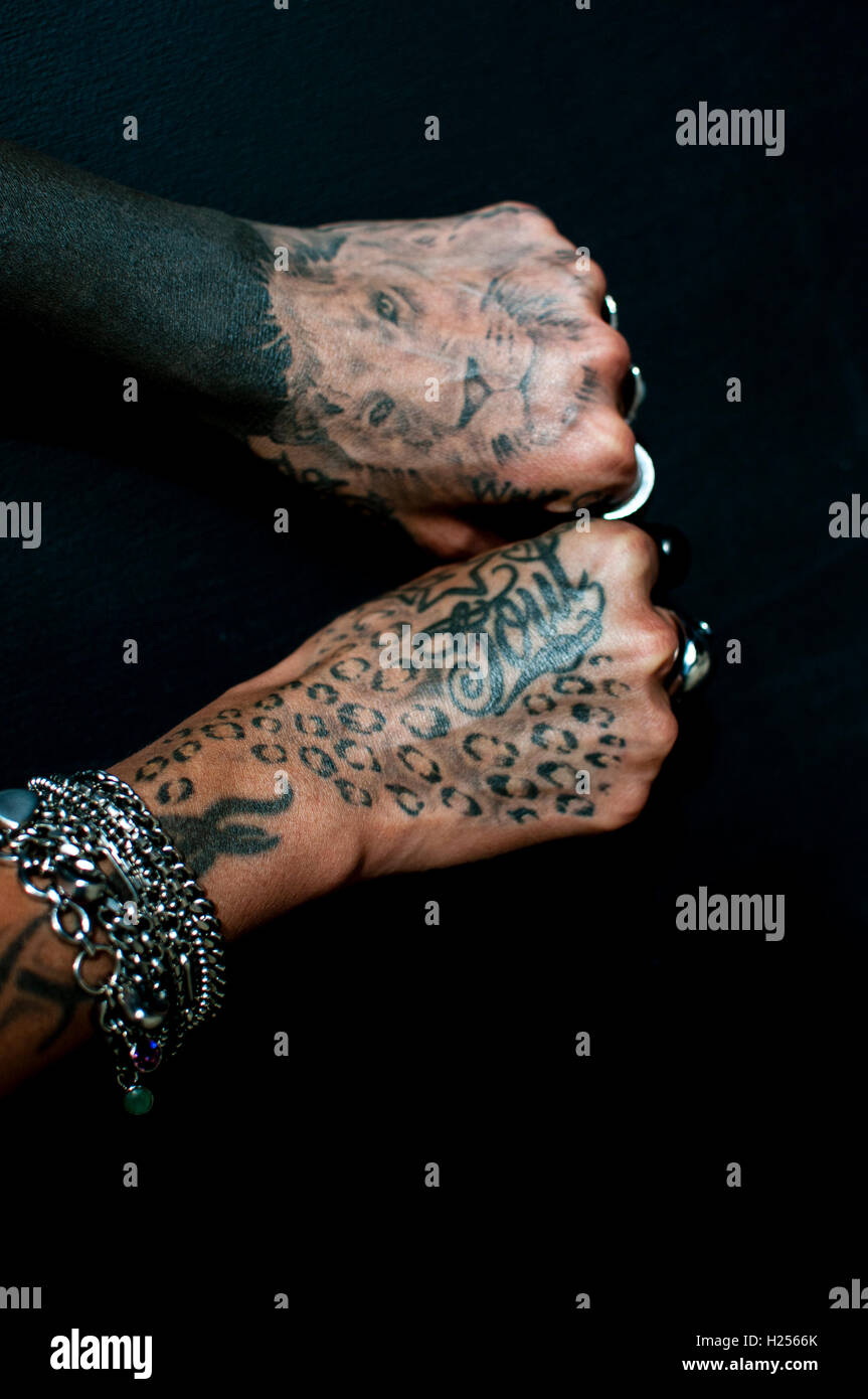 London, UK. 24th Sep, 2016. Tattooed hands at the London Tattoo ...