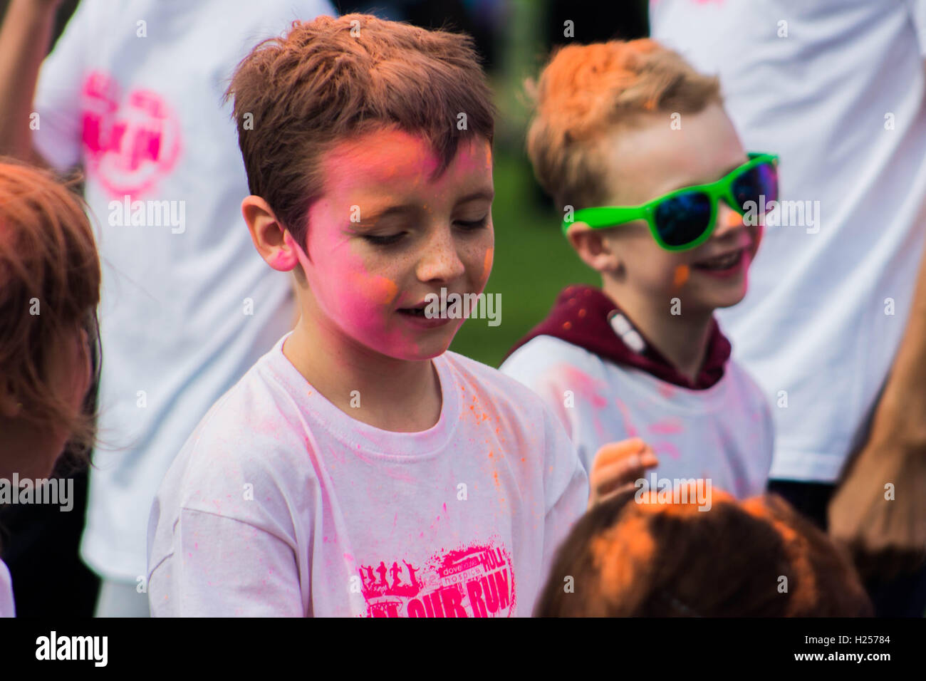Hull, UK. 25th September, 2016. Dove House Colour Run, Credit: Matthew ...