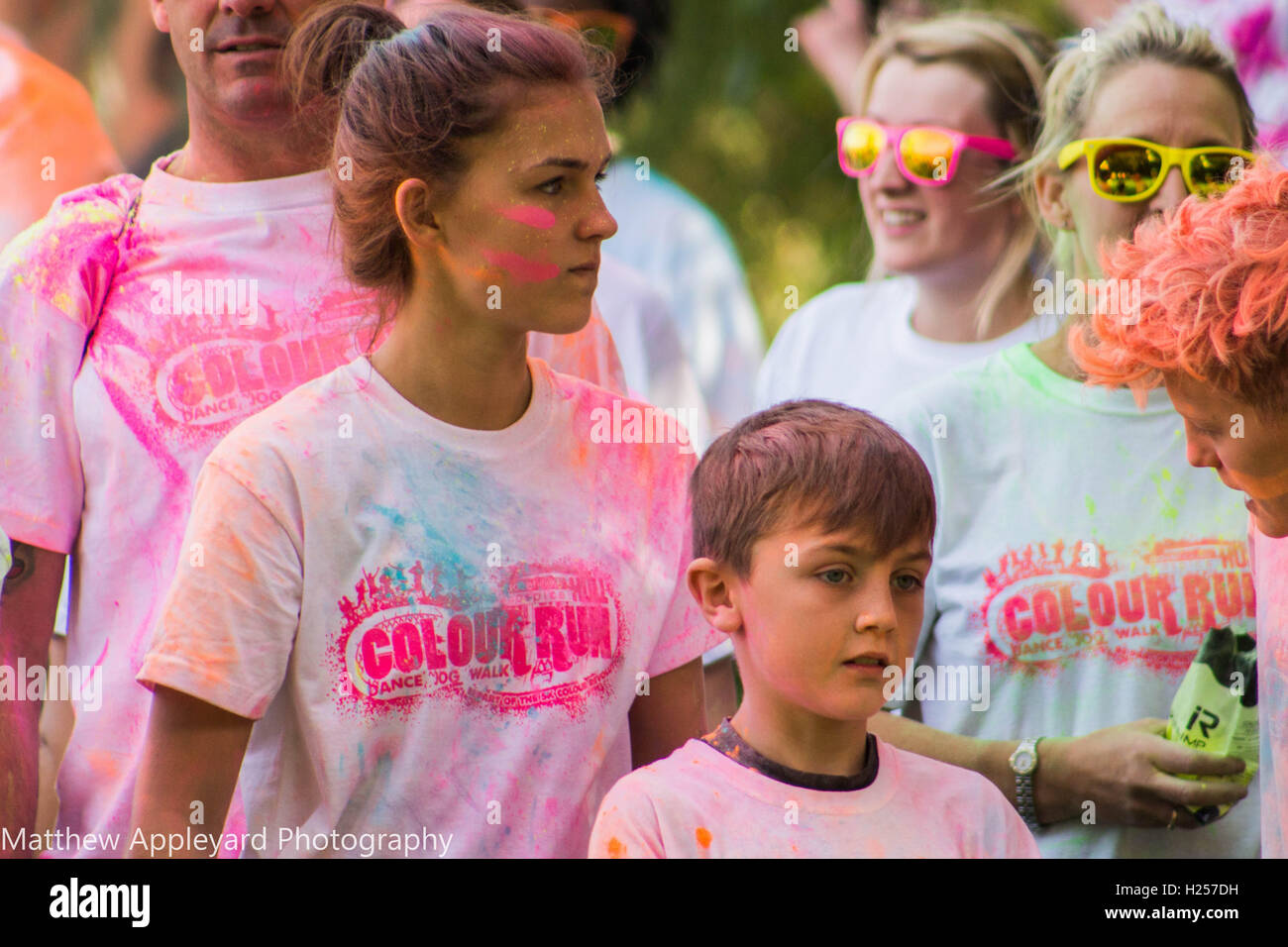 Hull, UK. 25th September, 2016. Dove House Colour Run, Credit: Matthew ...