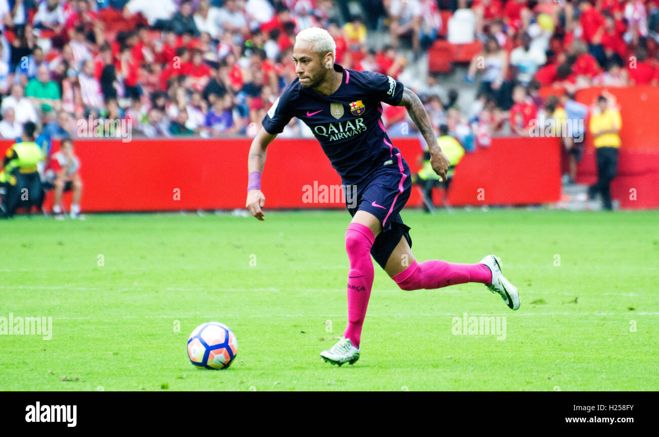 Neymar jr 16 17 barcelona hi-res stock photography and images - Alamy