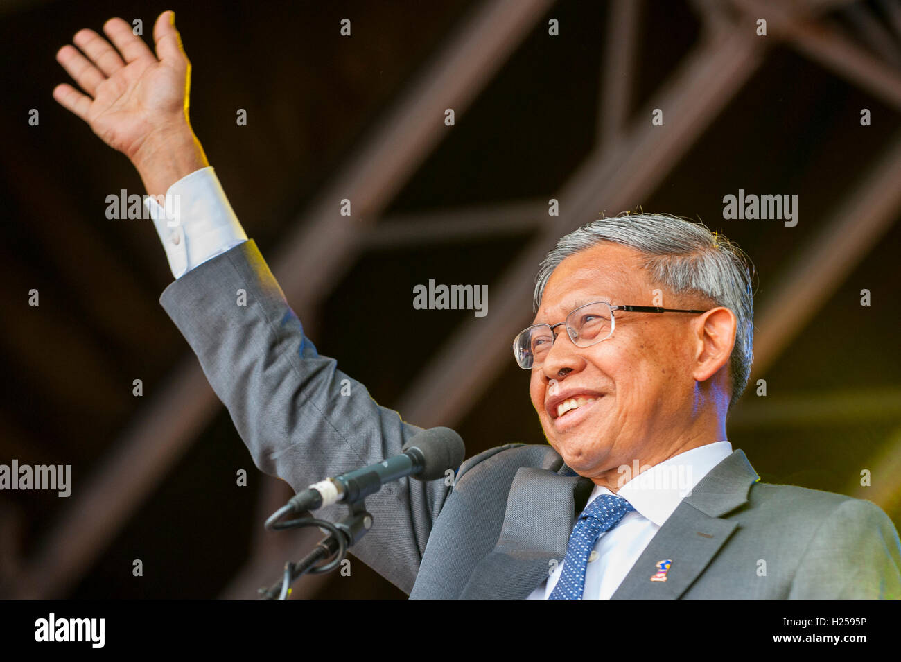 Dato sri mustapa mohamed hi-res stock photography and images - Alamy