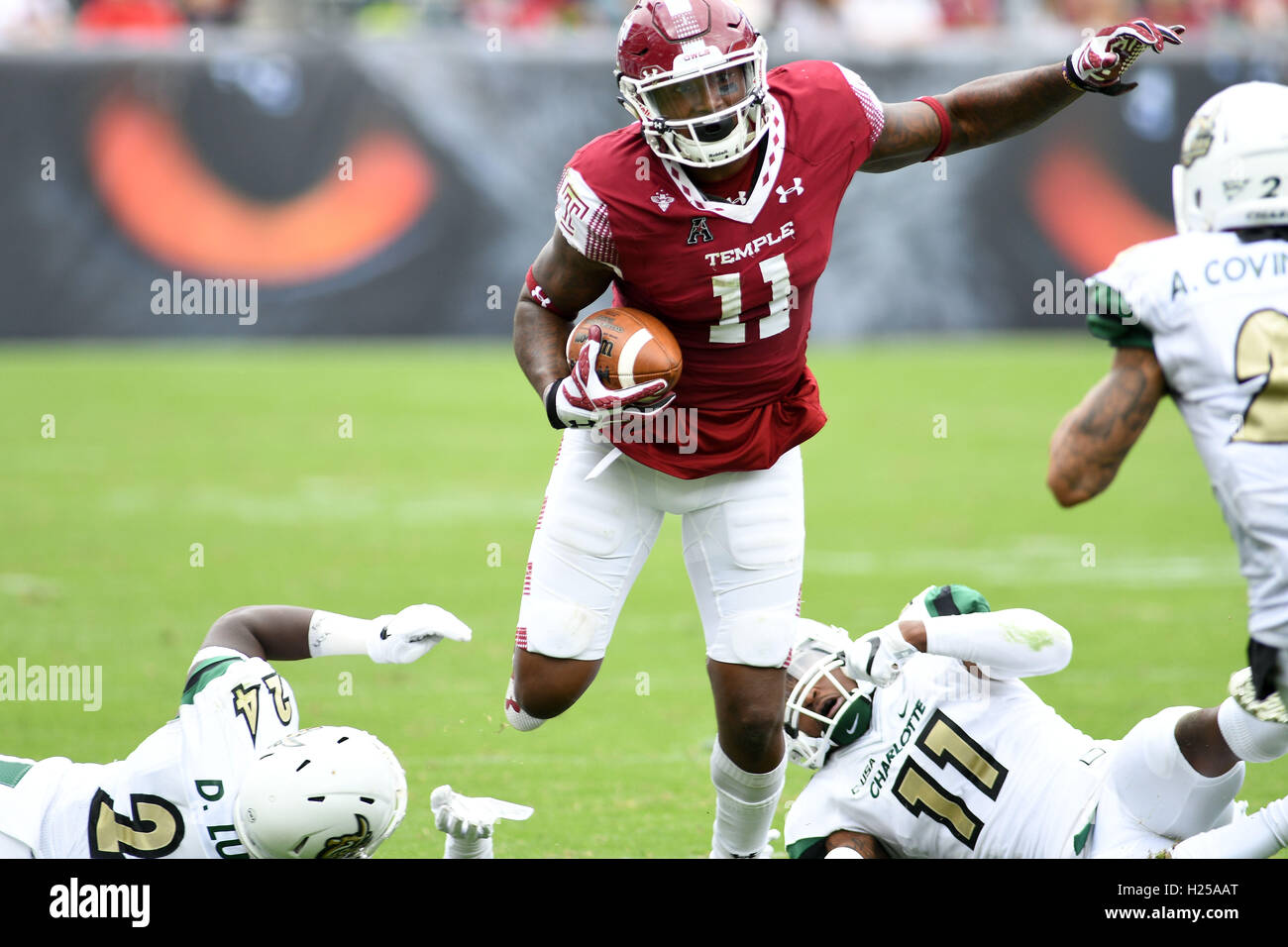 Philadelphia, Pennsylvania, USA. 24th Sep, 2016. Temple's TE, ROMOND ...