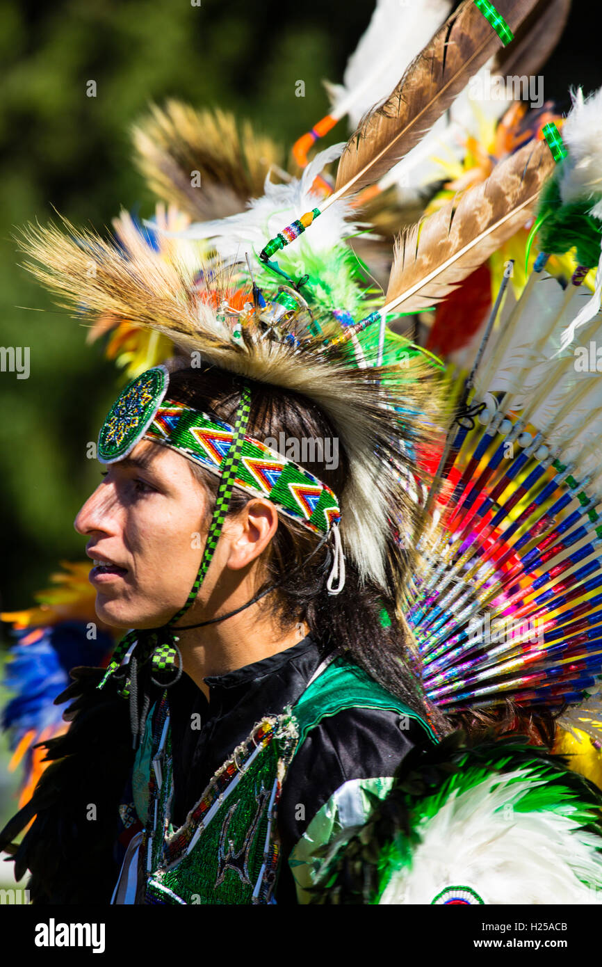 Indigenous dancer ontario hi-res stock photography and images - Alamy
