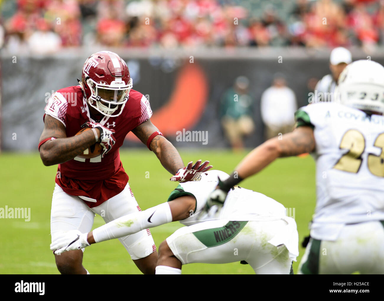 Philadelphia, Pennsylvania, USA. 24th Sep, 2016. Temple's TE, ROMOND ...