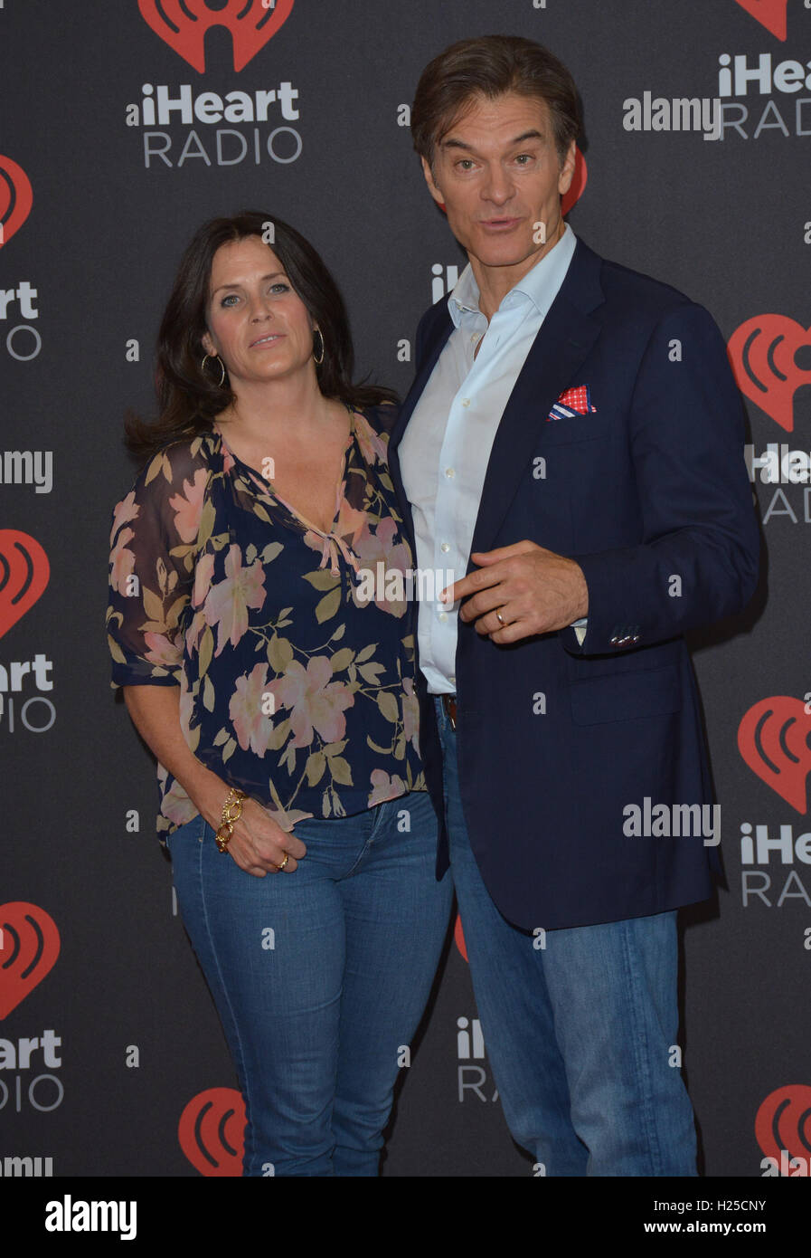 Dr oz wife lisa oz hi-res stock photography and images - Alamy