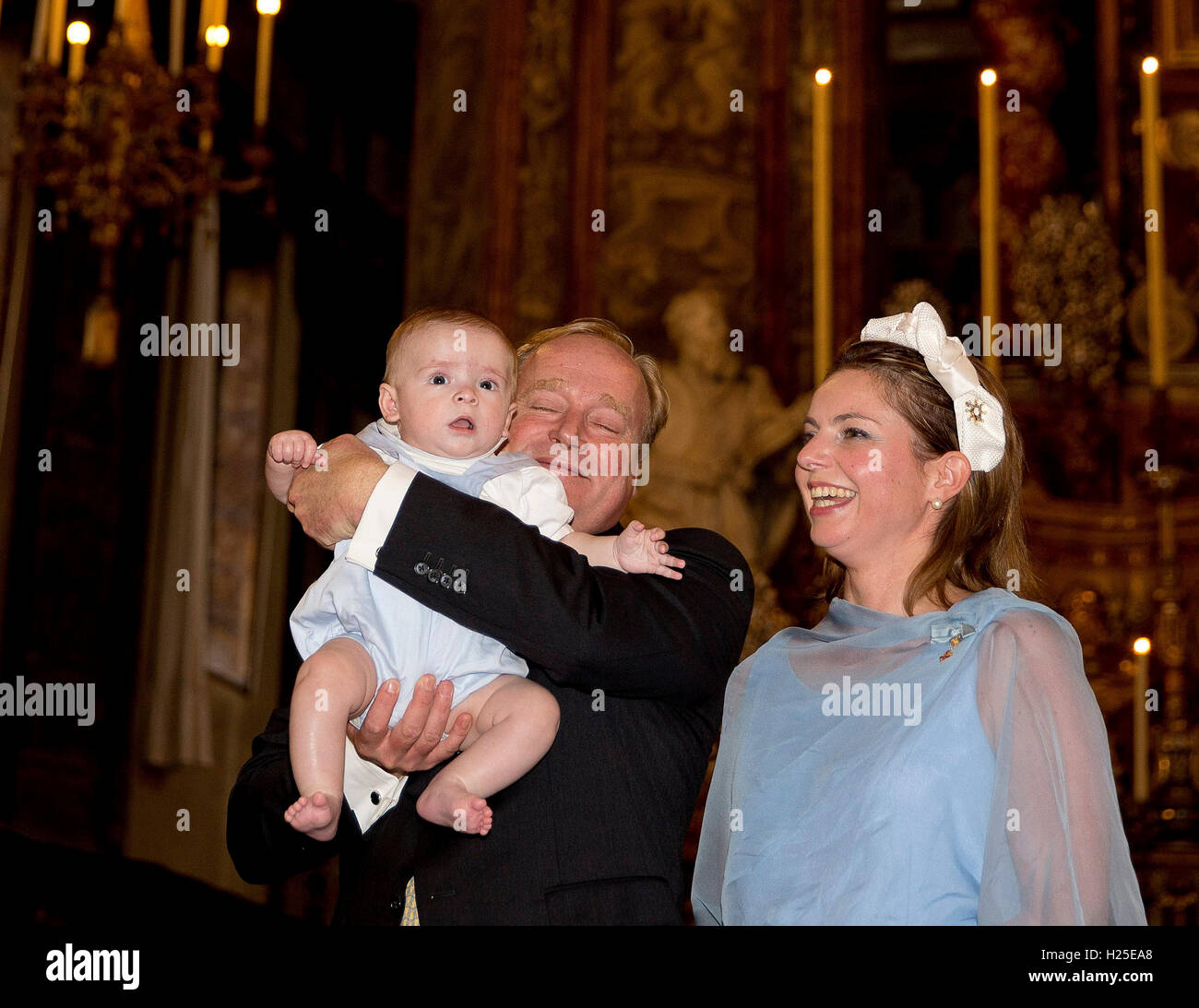 Prince Carlos de Bourbon de Parme and Princess Annemarie introducing ...