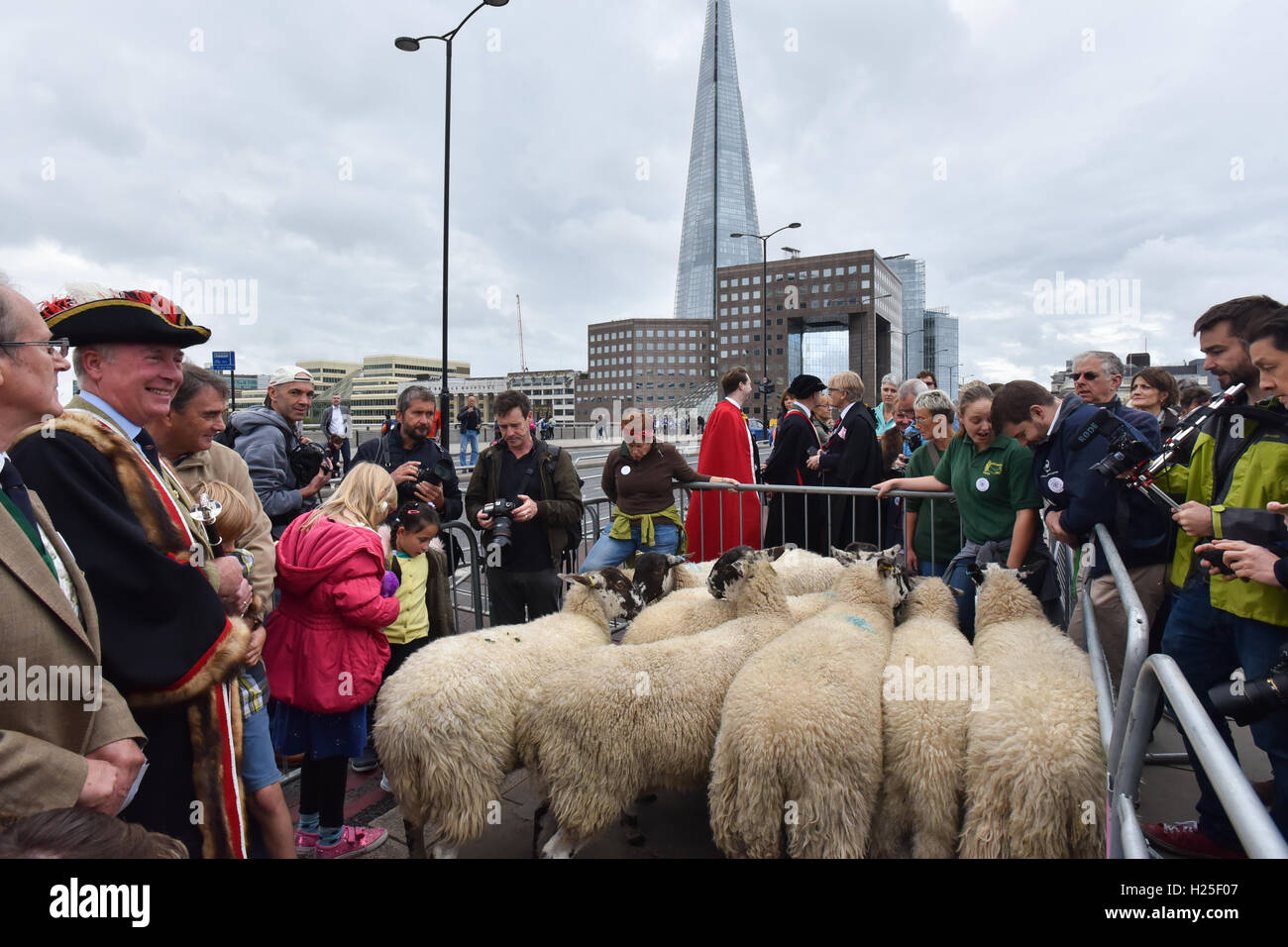 London Bridge, London, UK. 25th September, 2016. Nigel Mansell. The annual sheep drive by the ...
