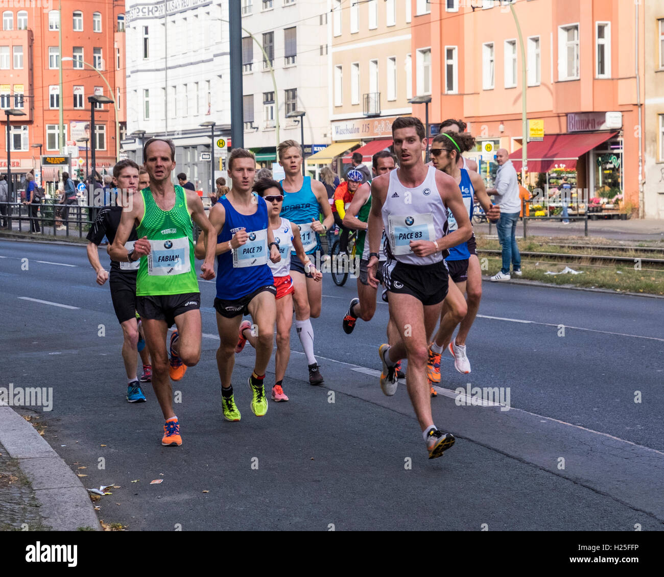 Athletics new york marathon new hi-res stock photography and images - Alamy