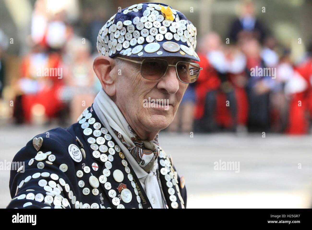 Costermonger barrow hi-res stock photography and images - Alamy