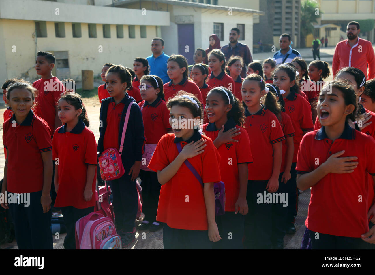 Cairo, Egypt. 25th Sep, 2016. Egyptian students attend a ceremony on ...