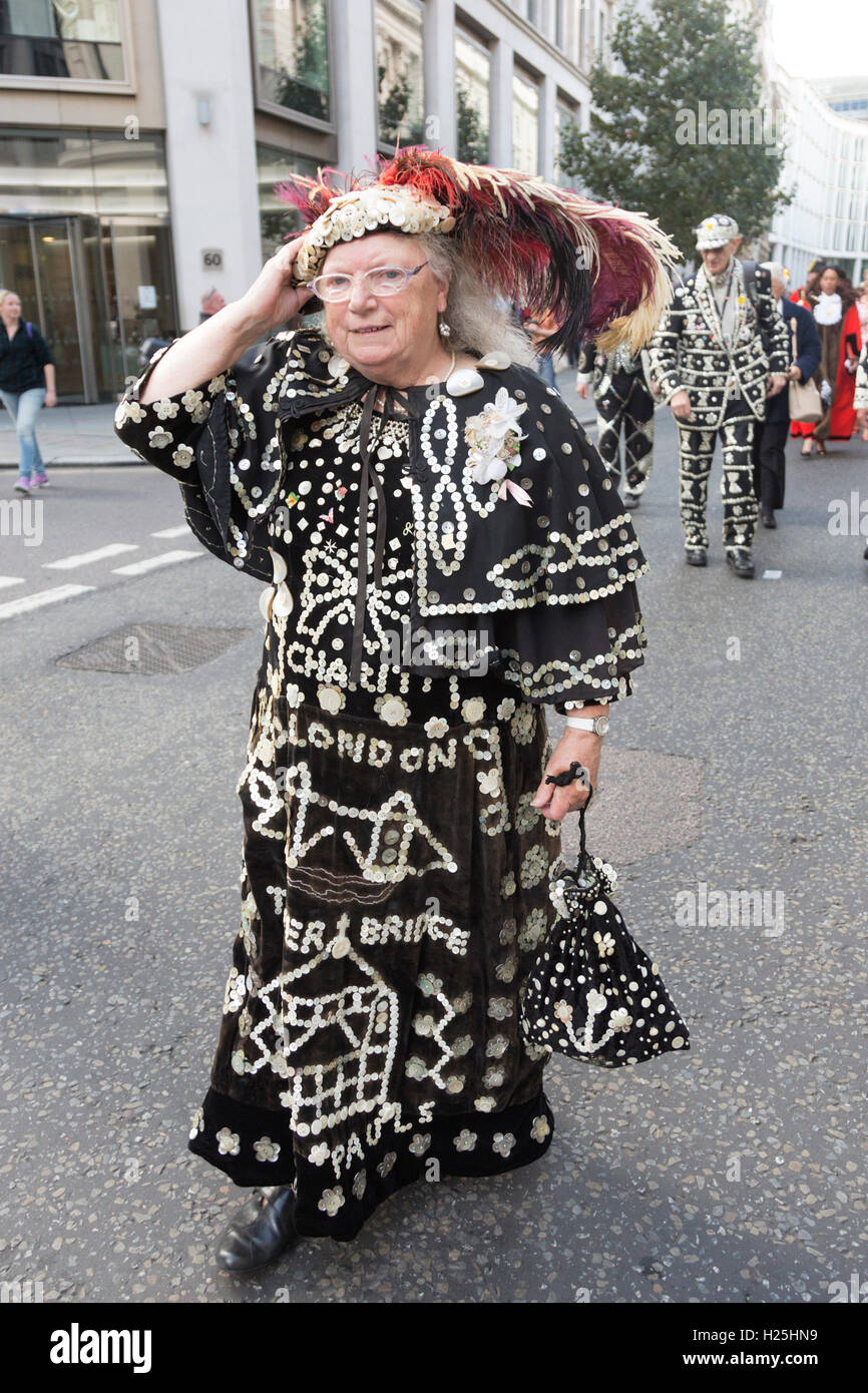 Costermongers hi-res stock photography and images - Alamy