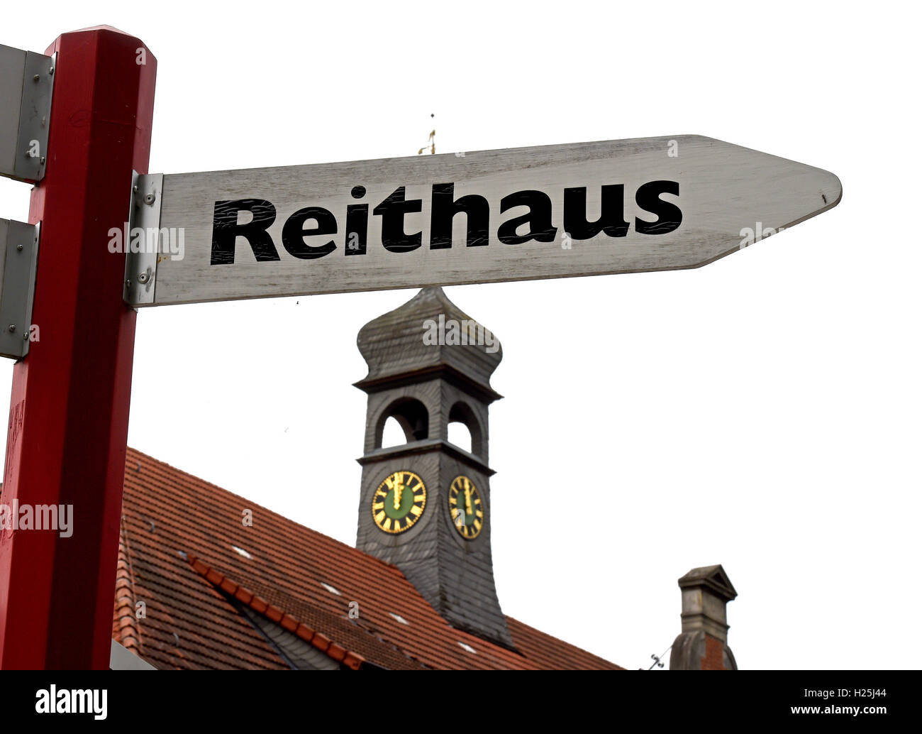 A sign pointing towards the riding hall at the Lower Saxonian state ...