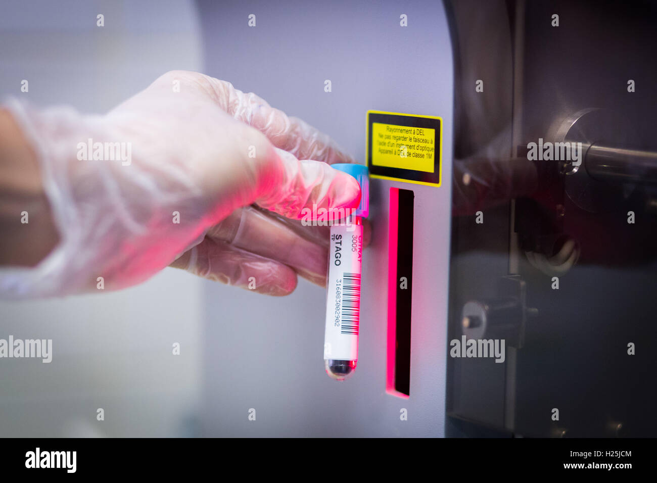 Blood clotting hi-res stock photography and images - Alamy