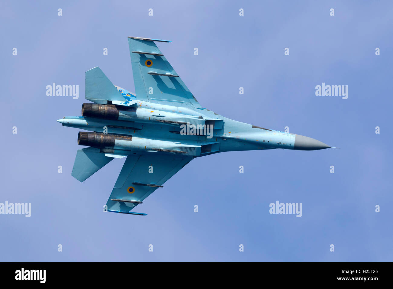 Ukrainian Air Force Sukhoi Su-27UB [71] making a rehearsal flight over ...