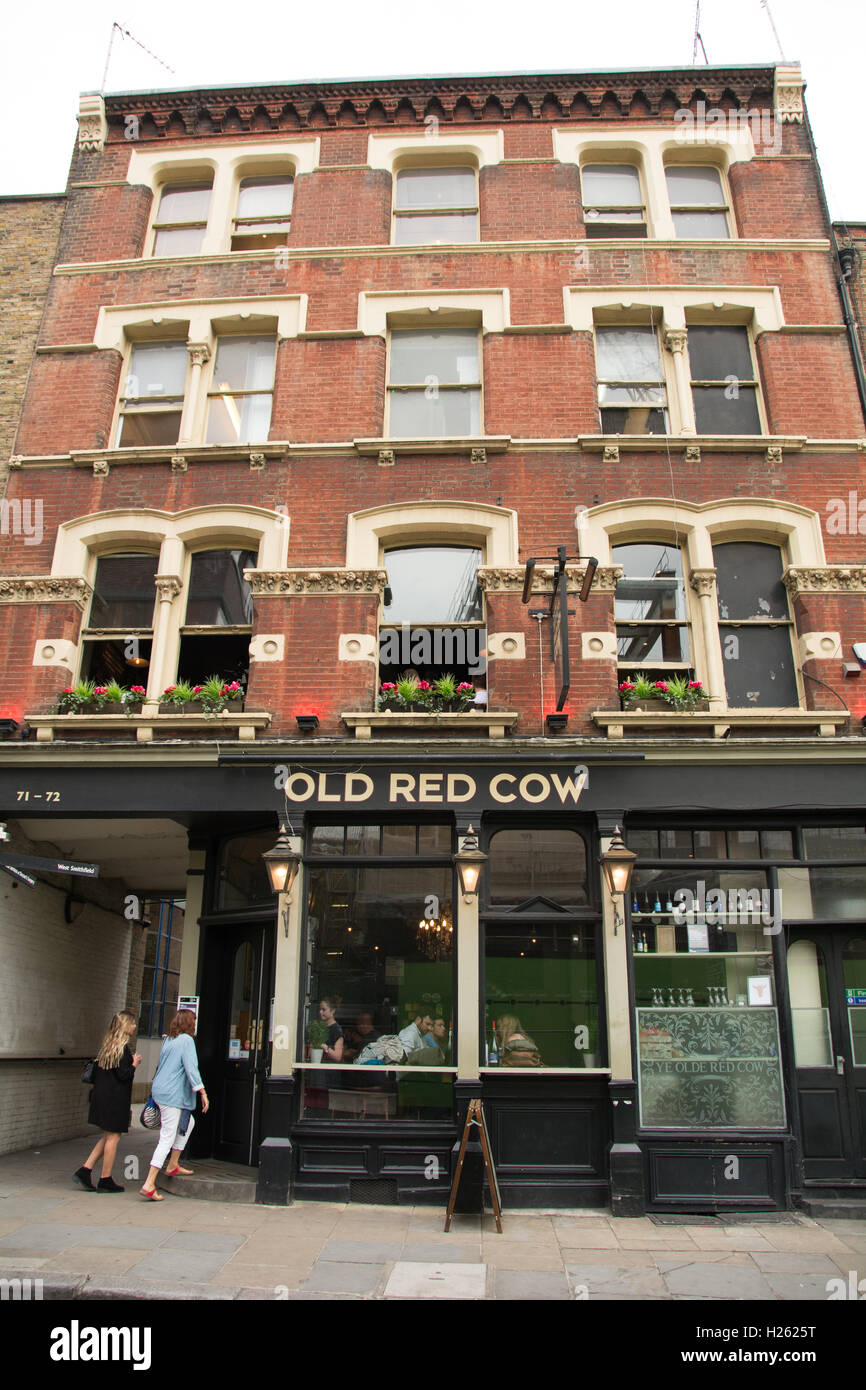 The Old Red Cow public house on Long Lane, Smithfield, London, EC1 ...