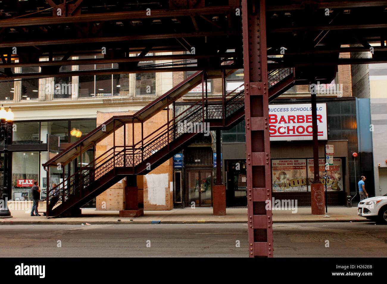 Under the L tracks in downtown Chicago, IL Stock Photo - Alamy