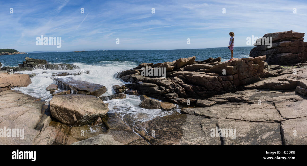 Atlantic ocean girl hi-res stock photography and images - Alamy