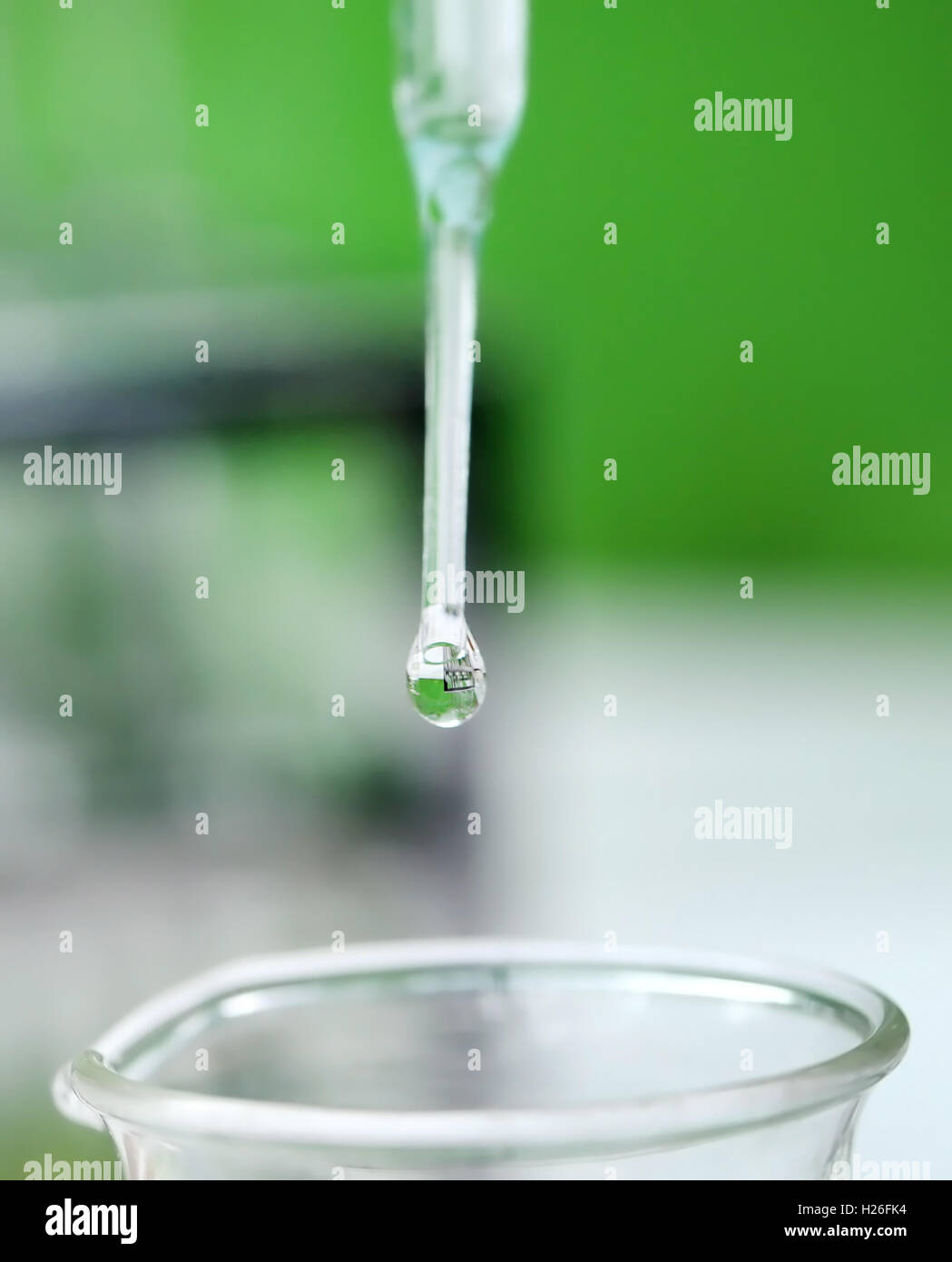 Dropper laboratory hi-res stock photography and images - Alamy