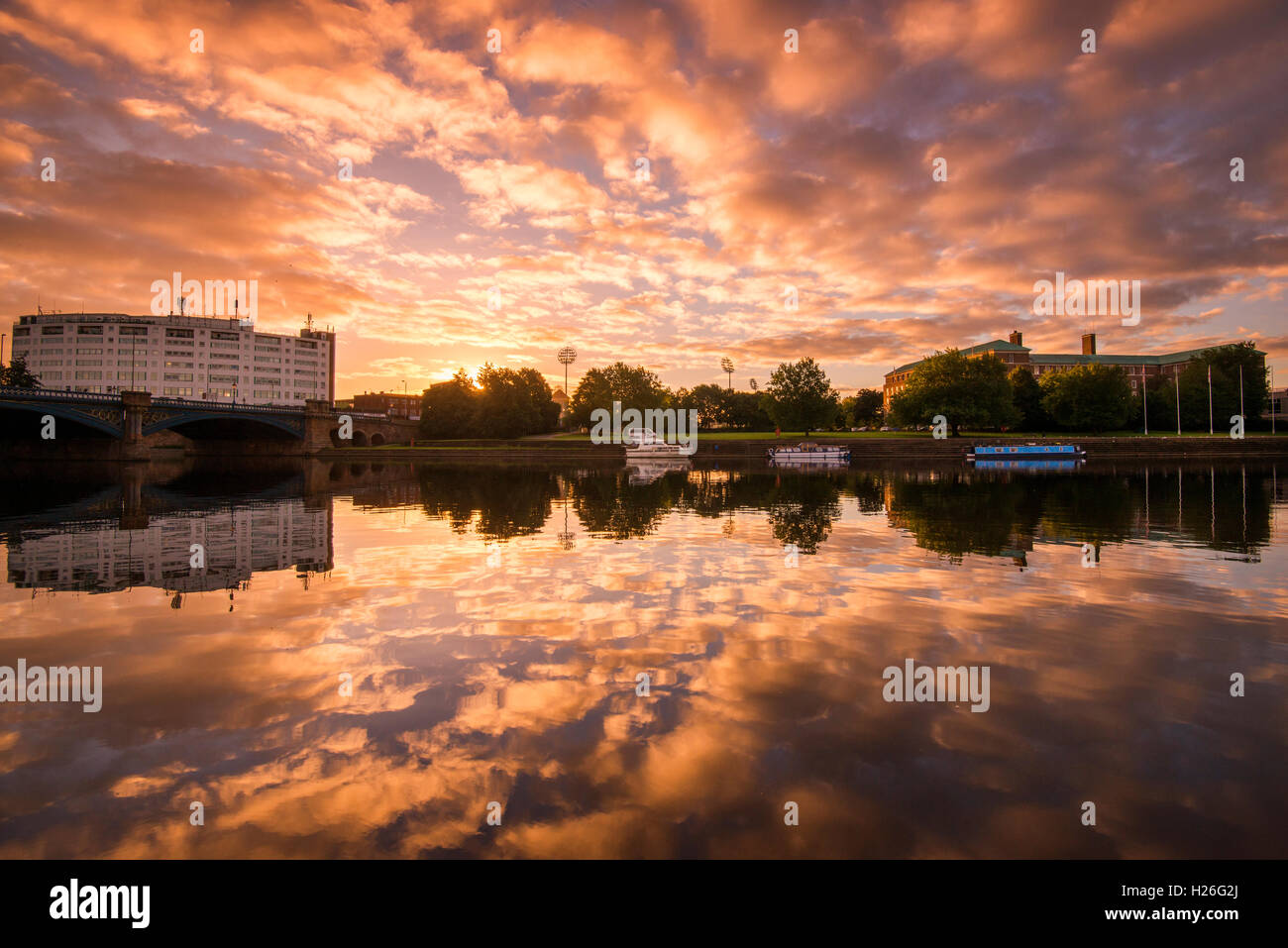 Sunrise on the River Trent at Victoria Embankment, Nottingham England ...