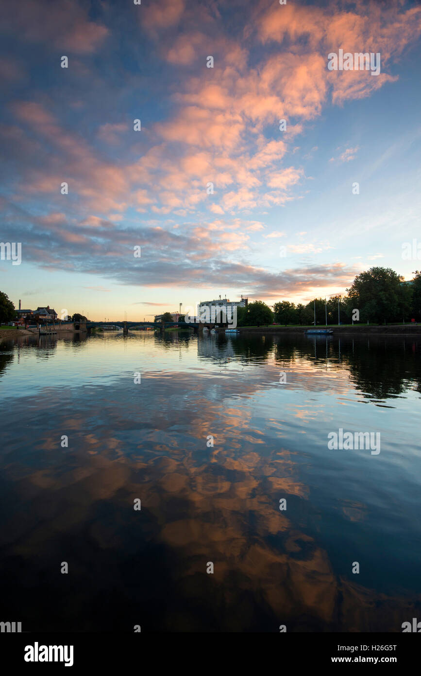 Sunrise on the River Trent at Victoria Embankment, Nottingham England ...