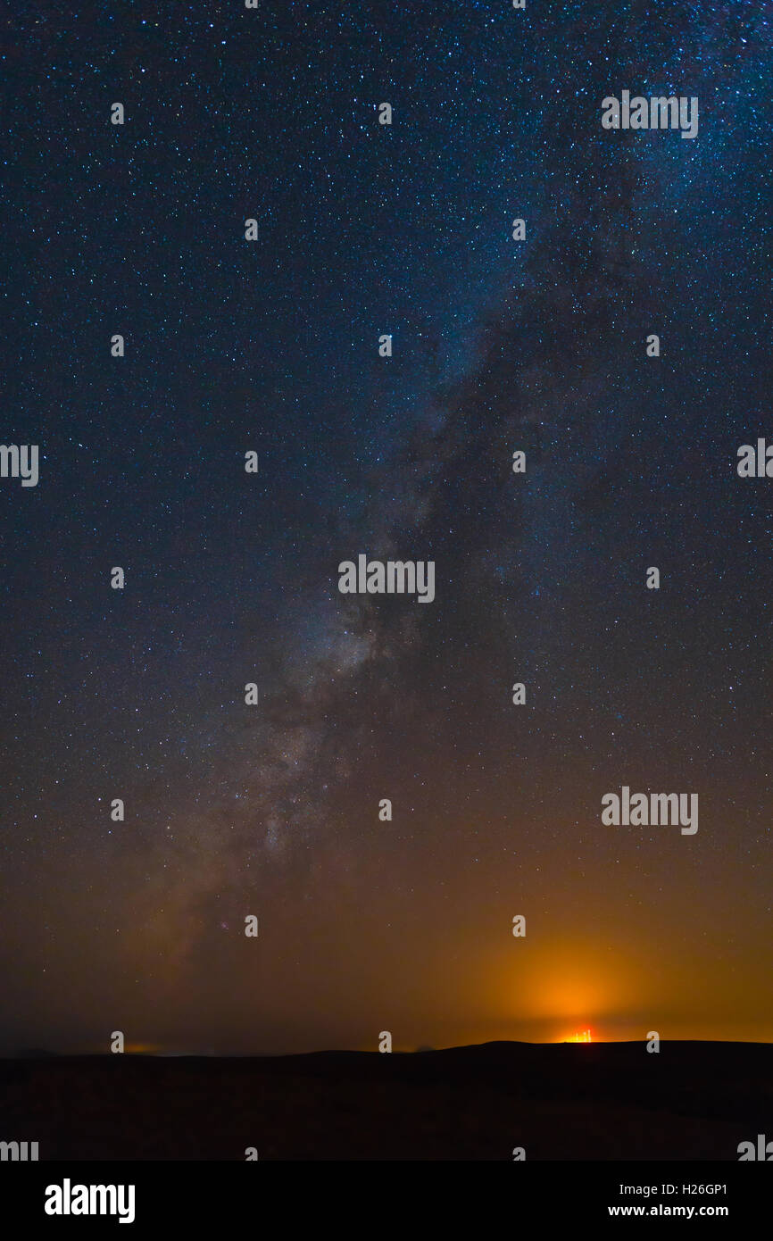Night sky desert hi-res stock photography and images - Alamy