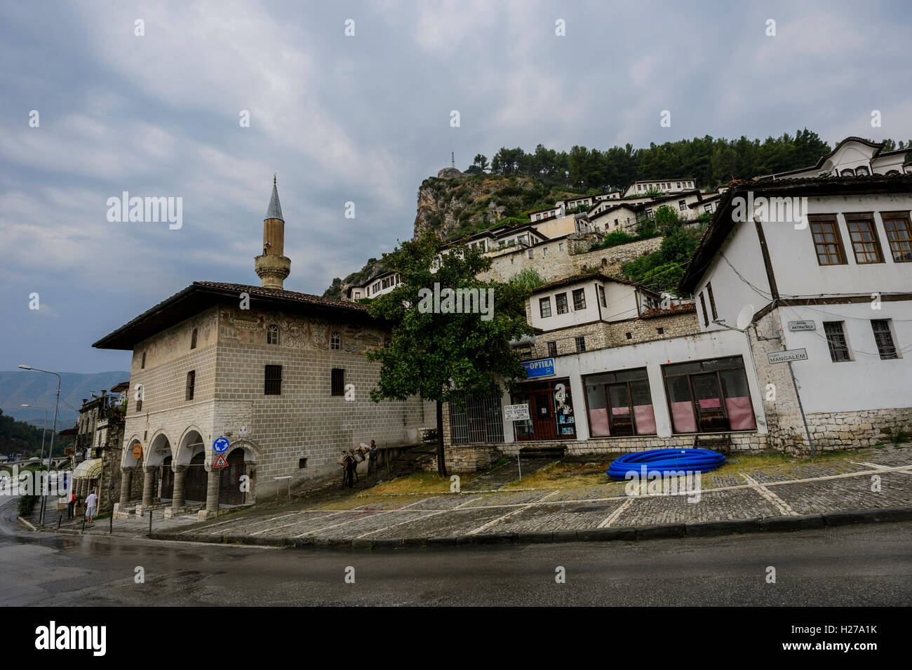 District mosque hi-res stock photography and images - Alamy