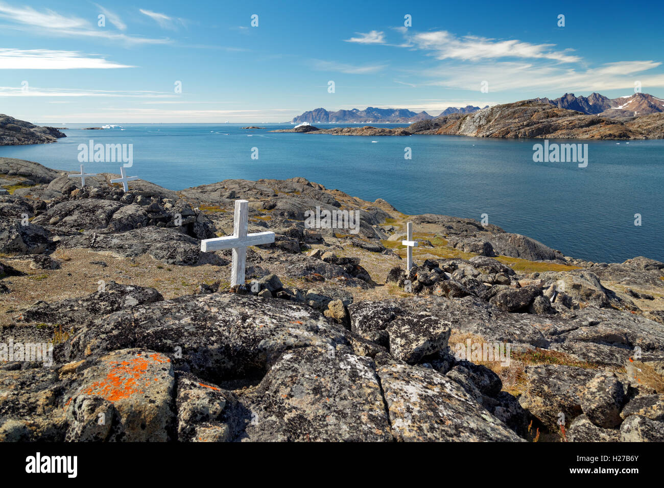 Inuit grave hi-res stock photography and images - Alamy