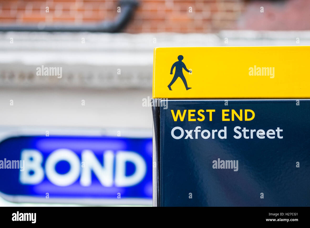 Bond street station sign hi-res stock photography and images - Alamy