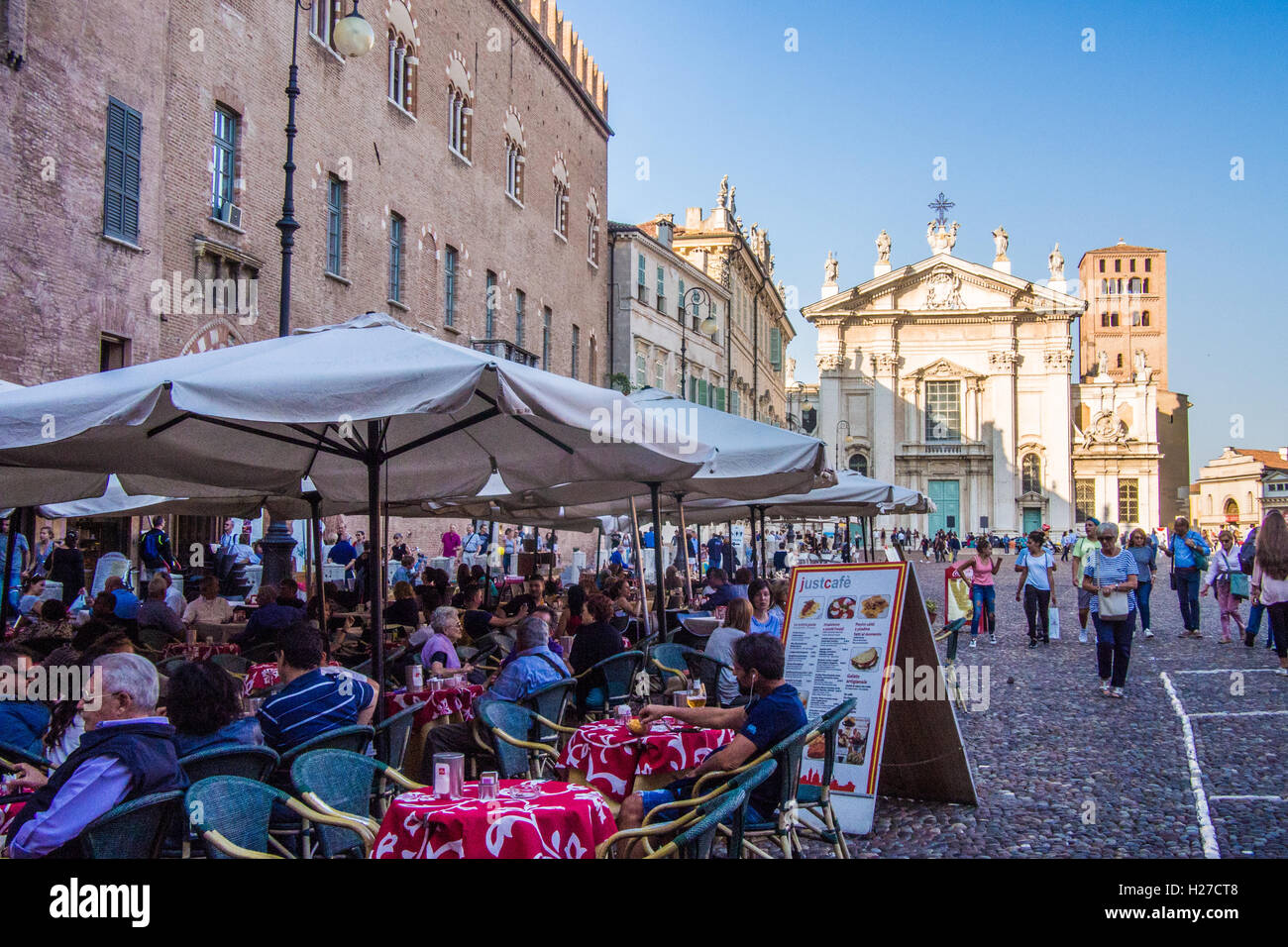 Piazza Sordello with the Cathedral of San Pietro (Saint Peter), Mantua ...