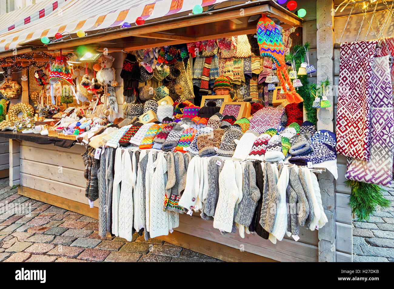 Shop till clothes hi-res stock photography and images - Alamy