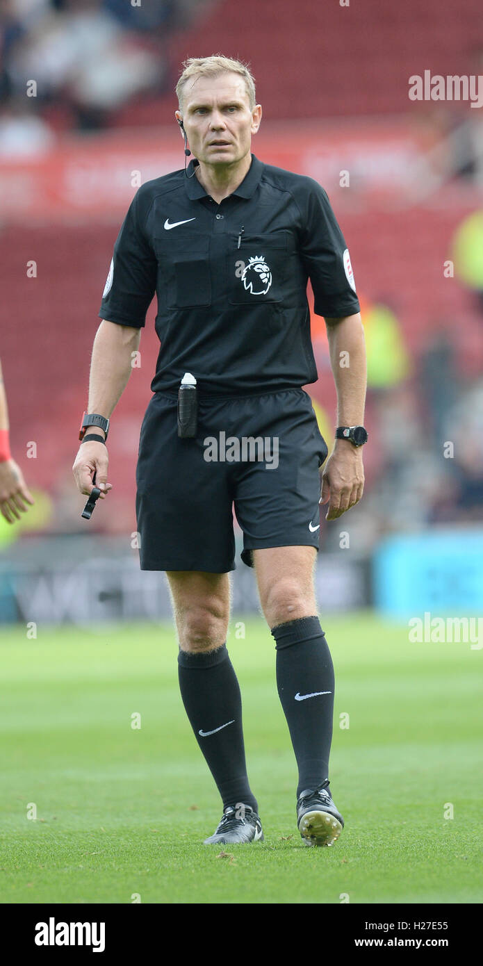 Referee Graham Scott during the Premier League match at The Riverside ...