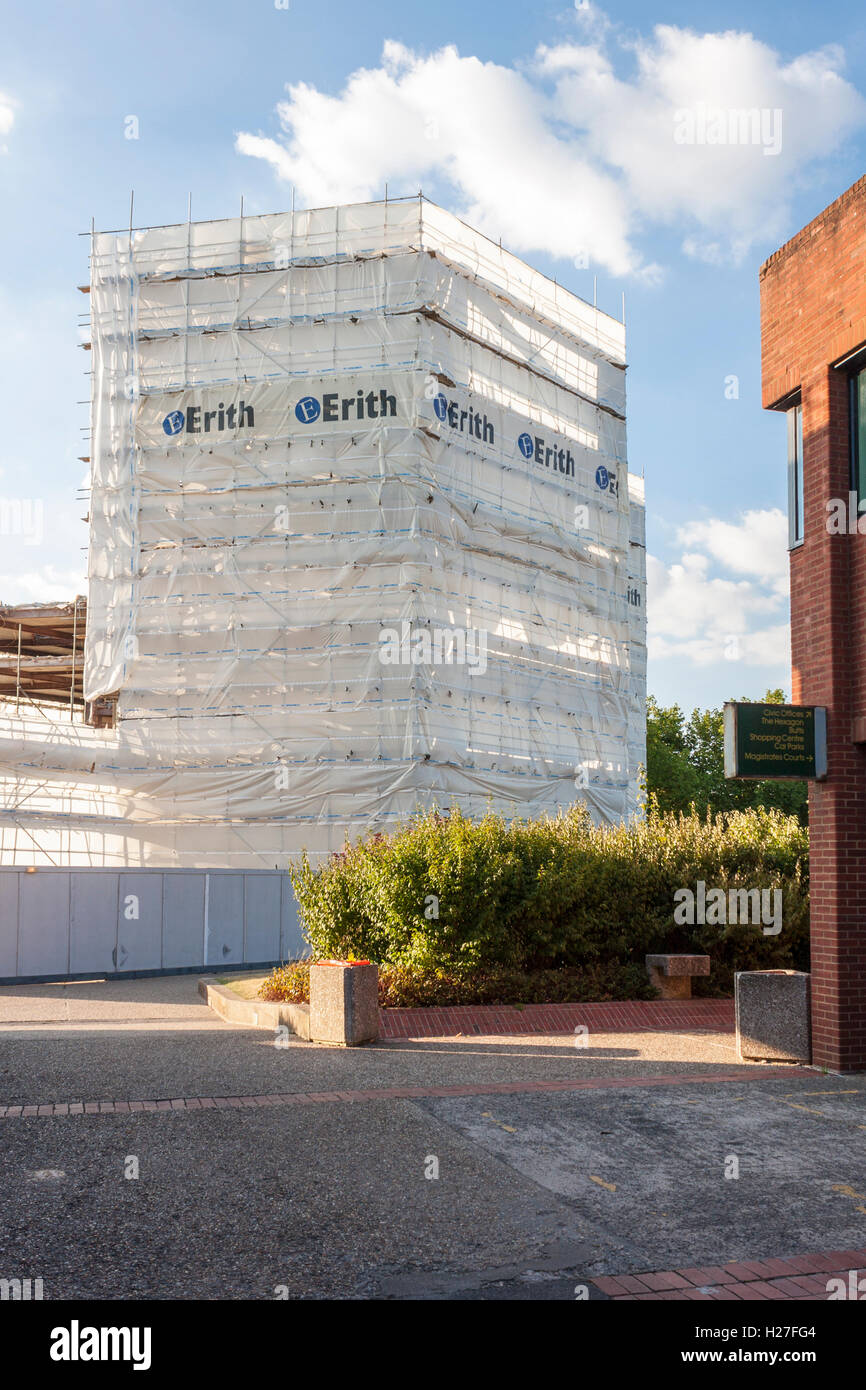 Scaffolding sheeting hi-res stock photography and images - Alamy