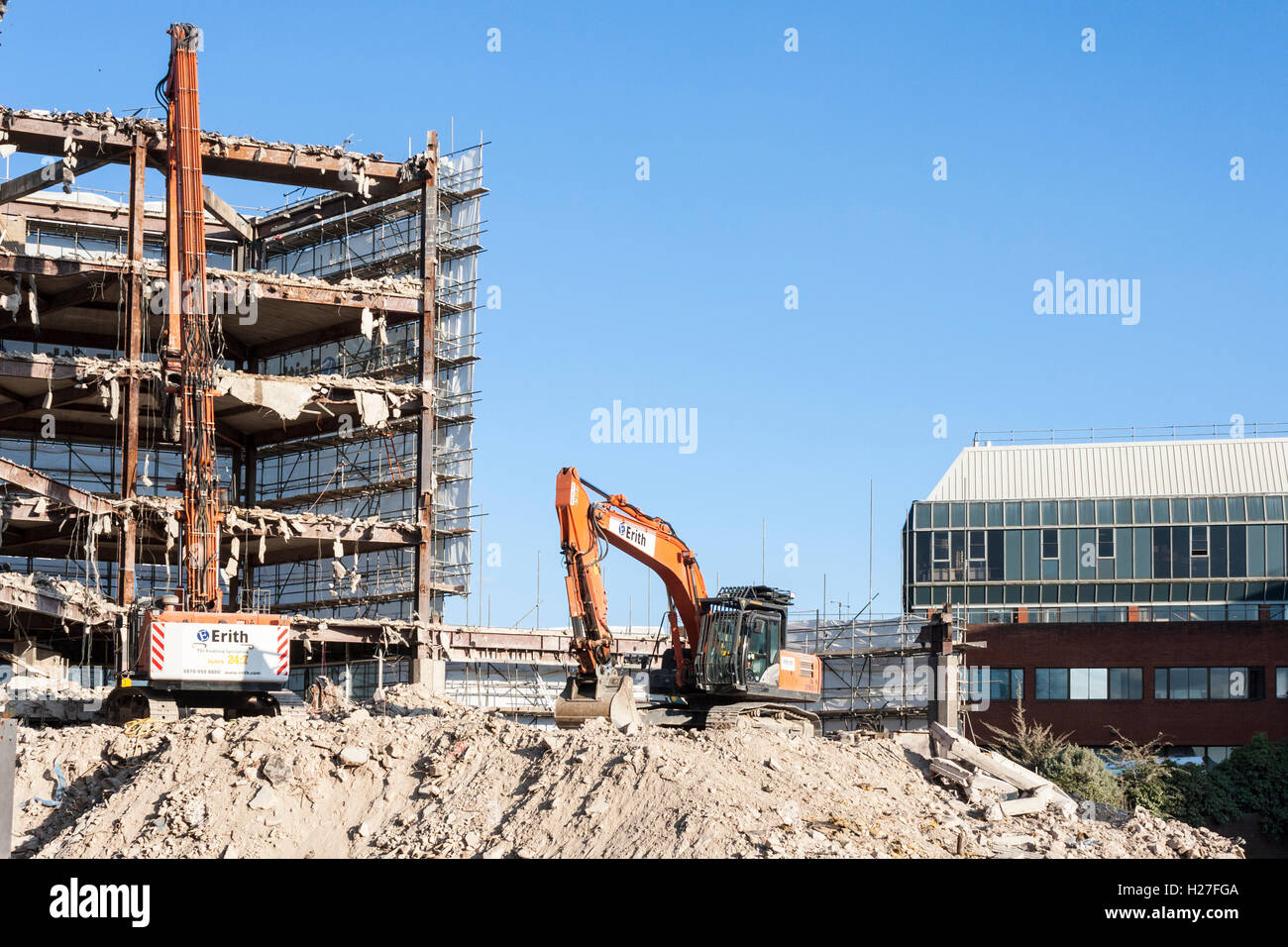 Industrial Plant Machinery demolishing building Stock Photo - Alamy