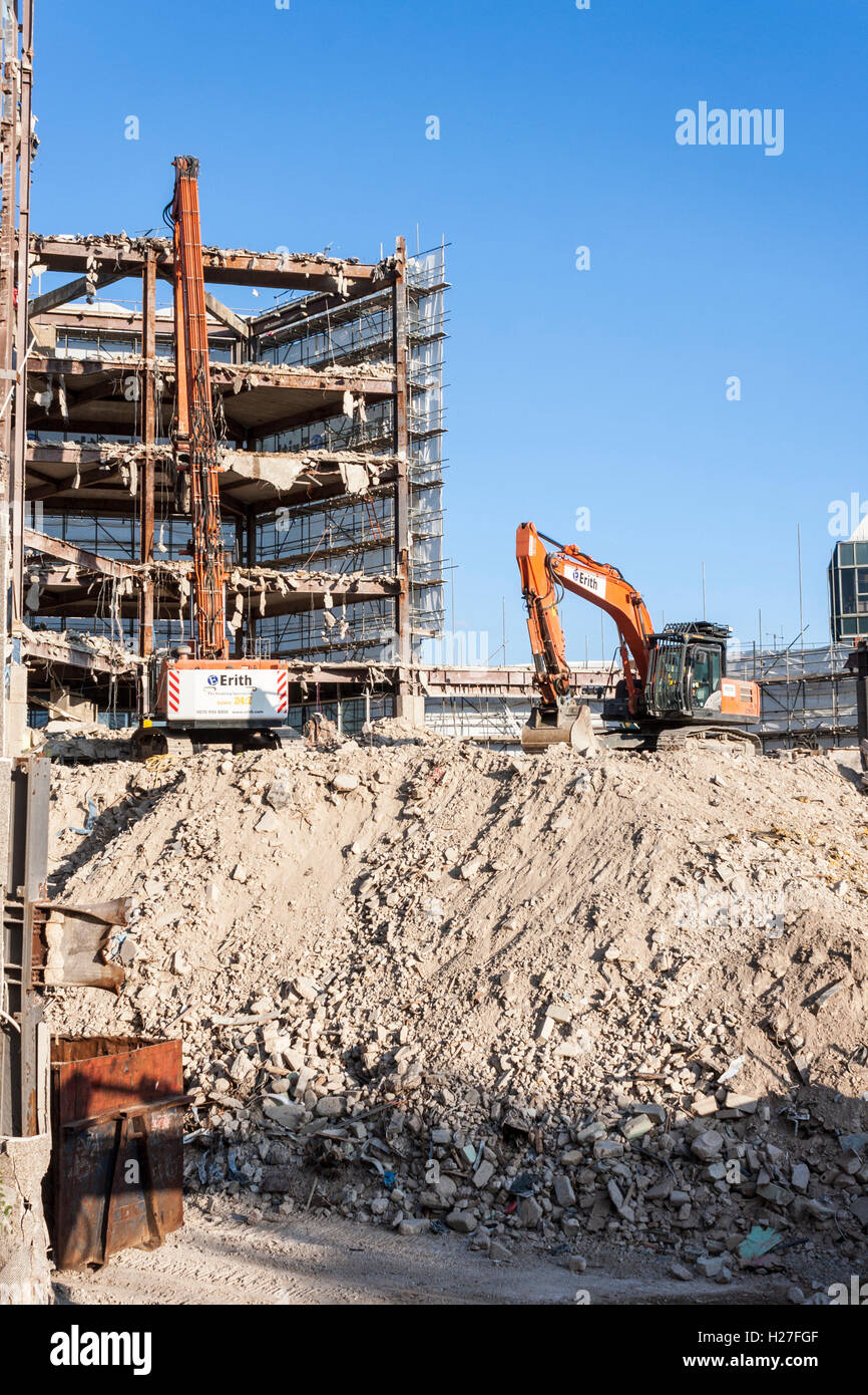 Industrial Plant Machinery demolishing building Stock Photo - Alamy