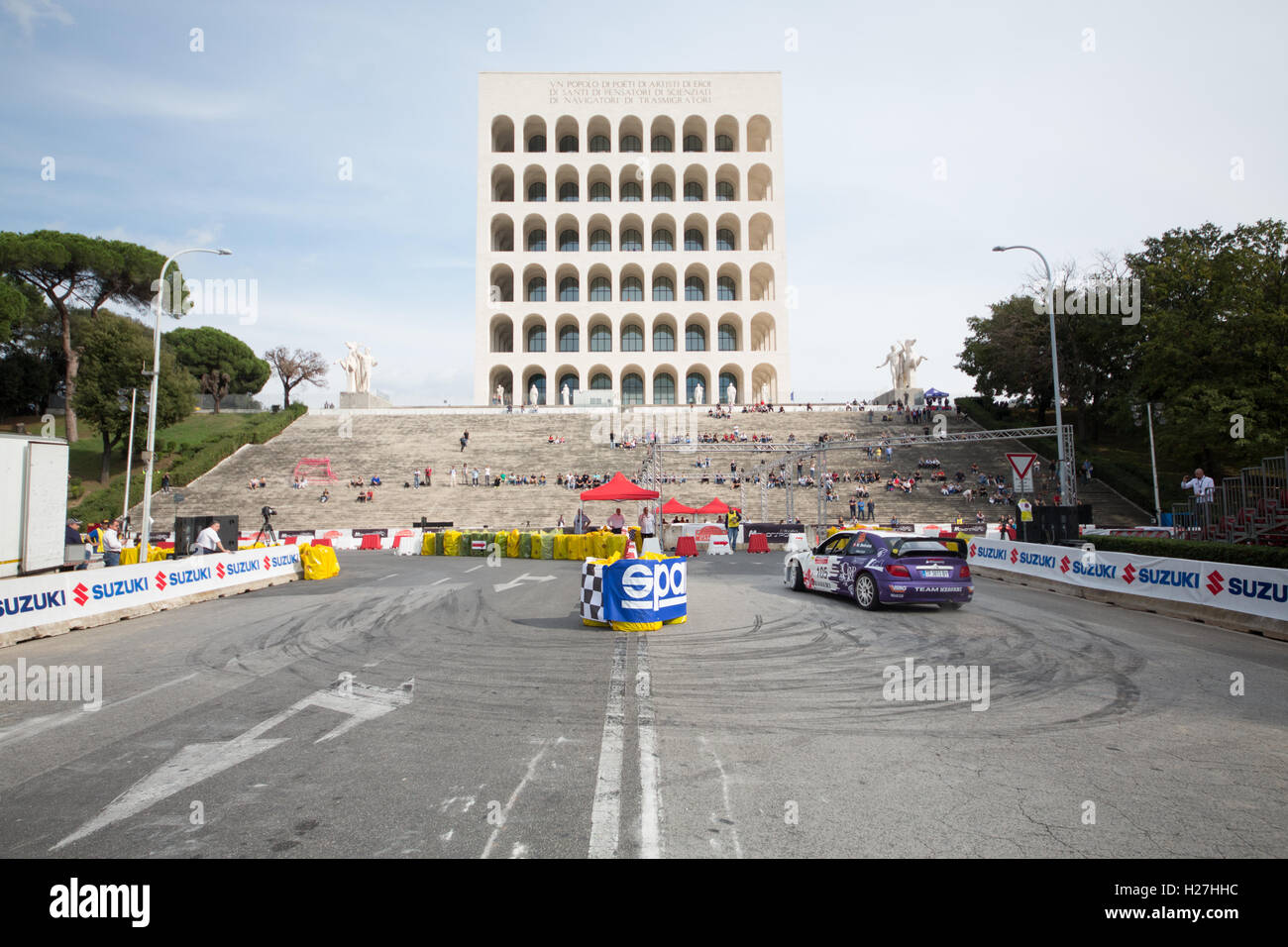 Car under jump hi-res stock photography and images - Alamy