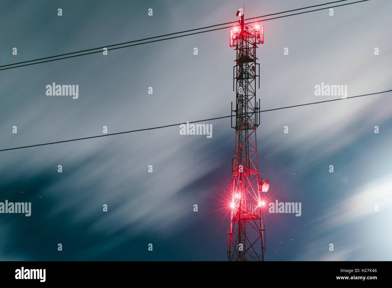 Mobile lighting tower night hi-res stock photography and images - Alamy
