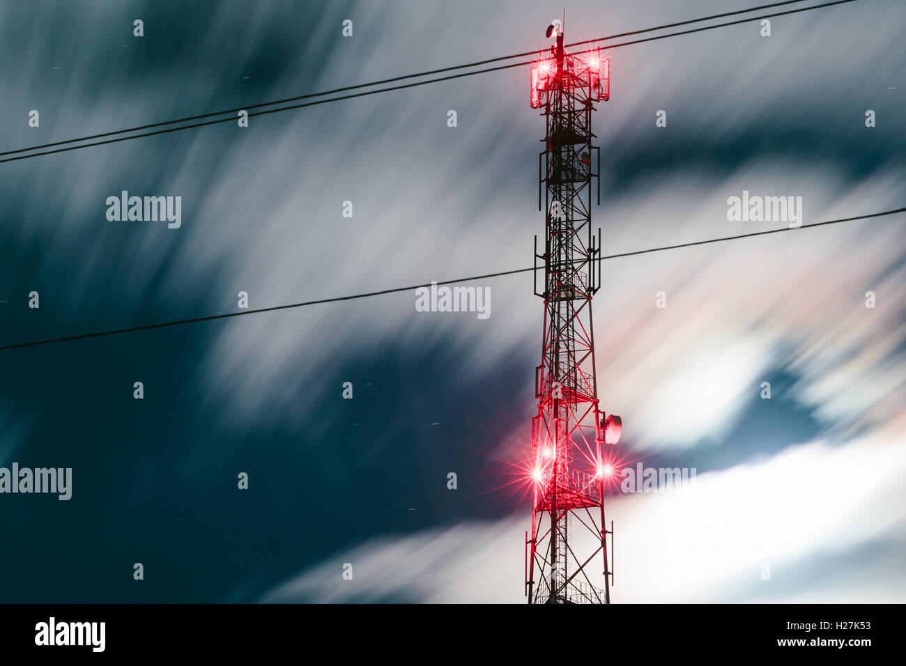 Mobile lighting tower night hi-res stock photography and images - Alamy