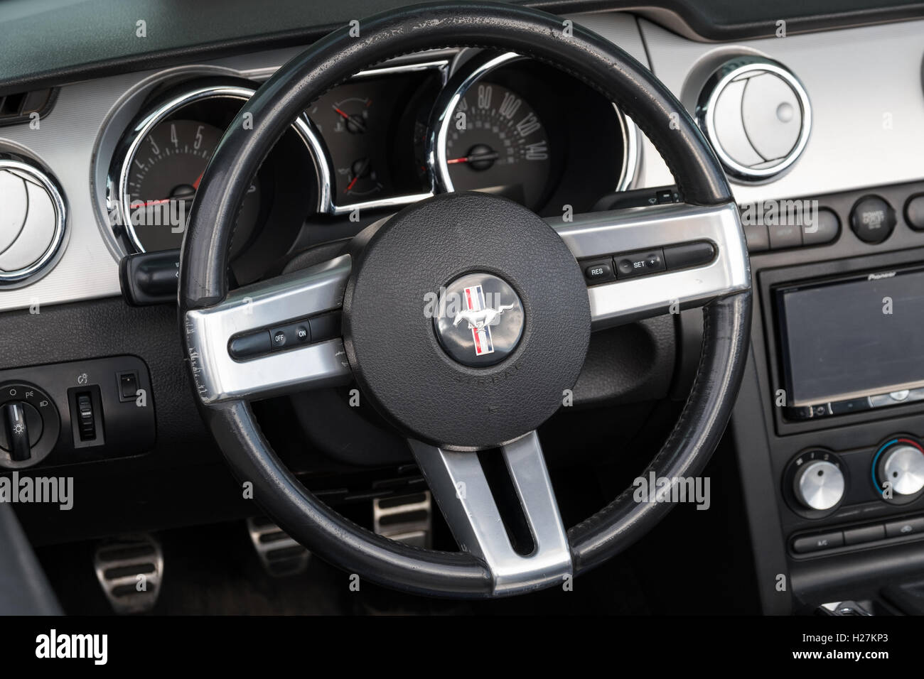 Mustang dashboard vintage car hi-res stock photography and images - Alamy
