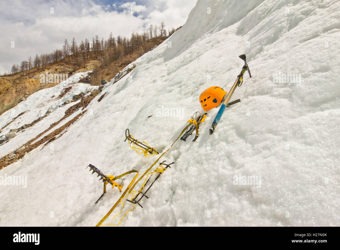 Rope ax helmet hi-res stock photography and images - Alamy