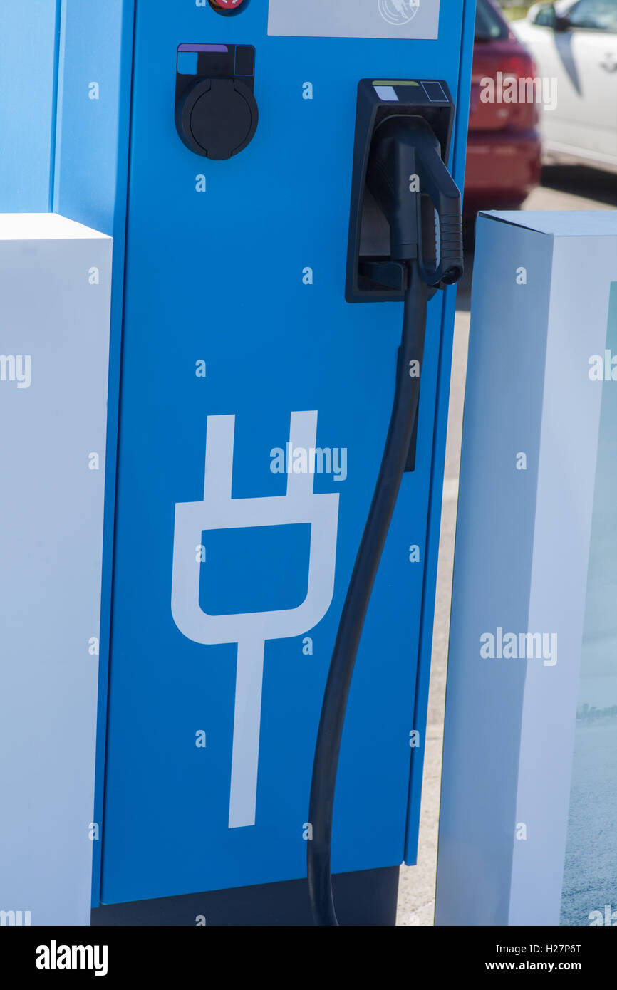Color image of a charging station for electric cars Stock Photo - Alamy