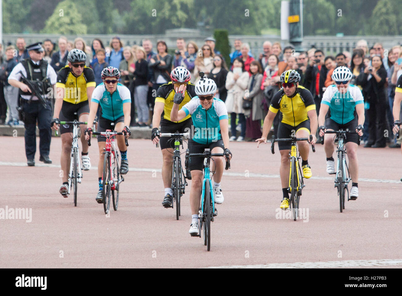 Dofe diamond challenge marks 60th anniversary duke edinburghs award ...