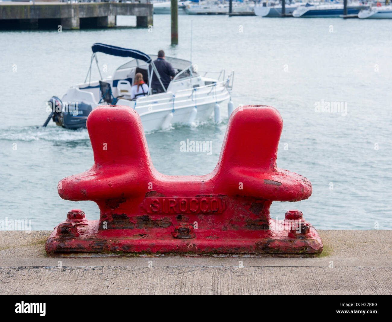 Ships bollard hi-res stock photography and images - Alamy