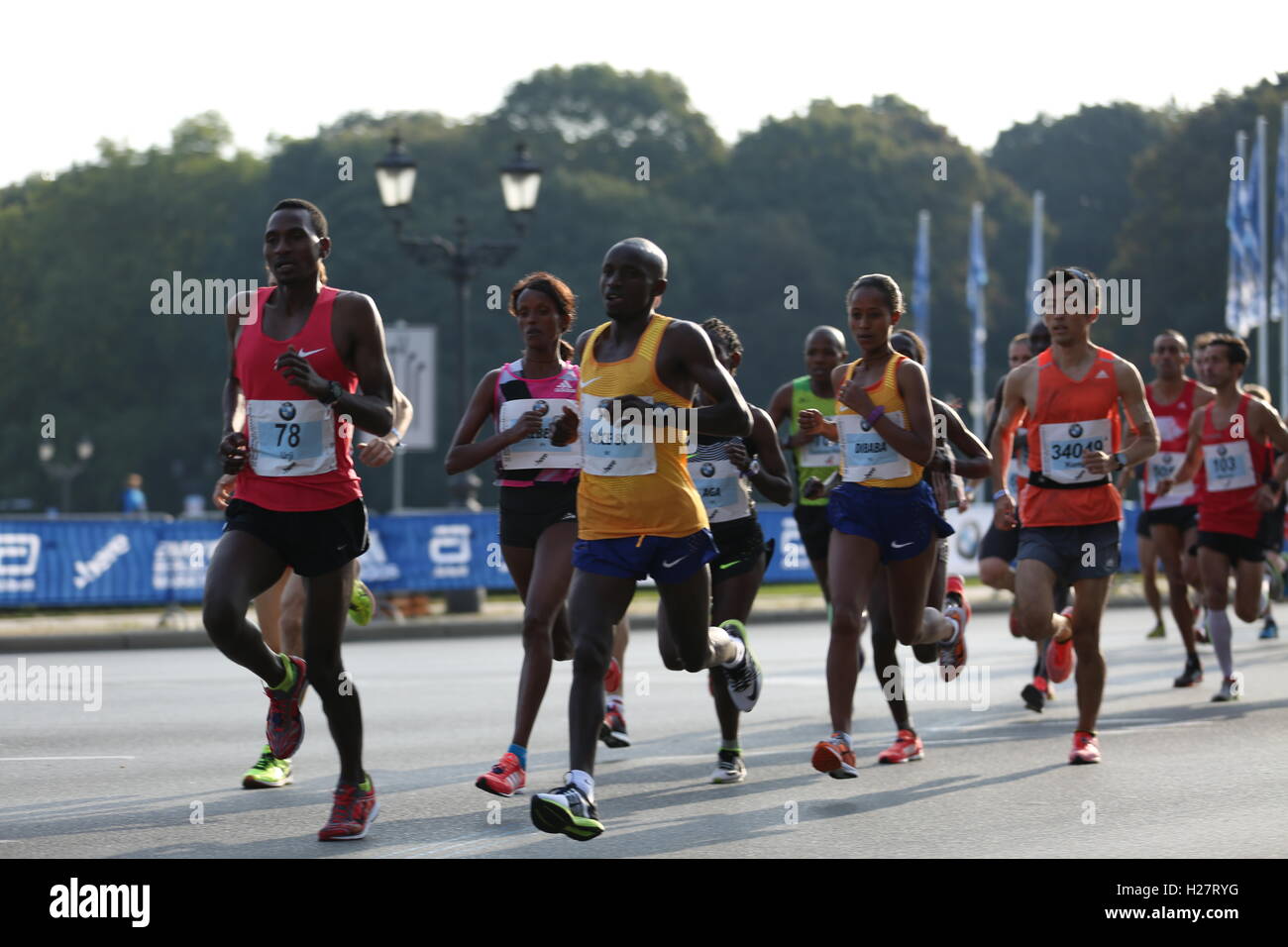 Runner rennstrecke hi-res stock photography and images - Alamy