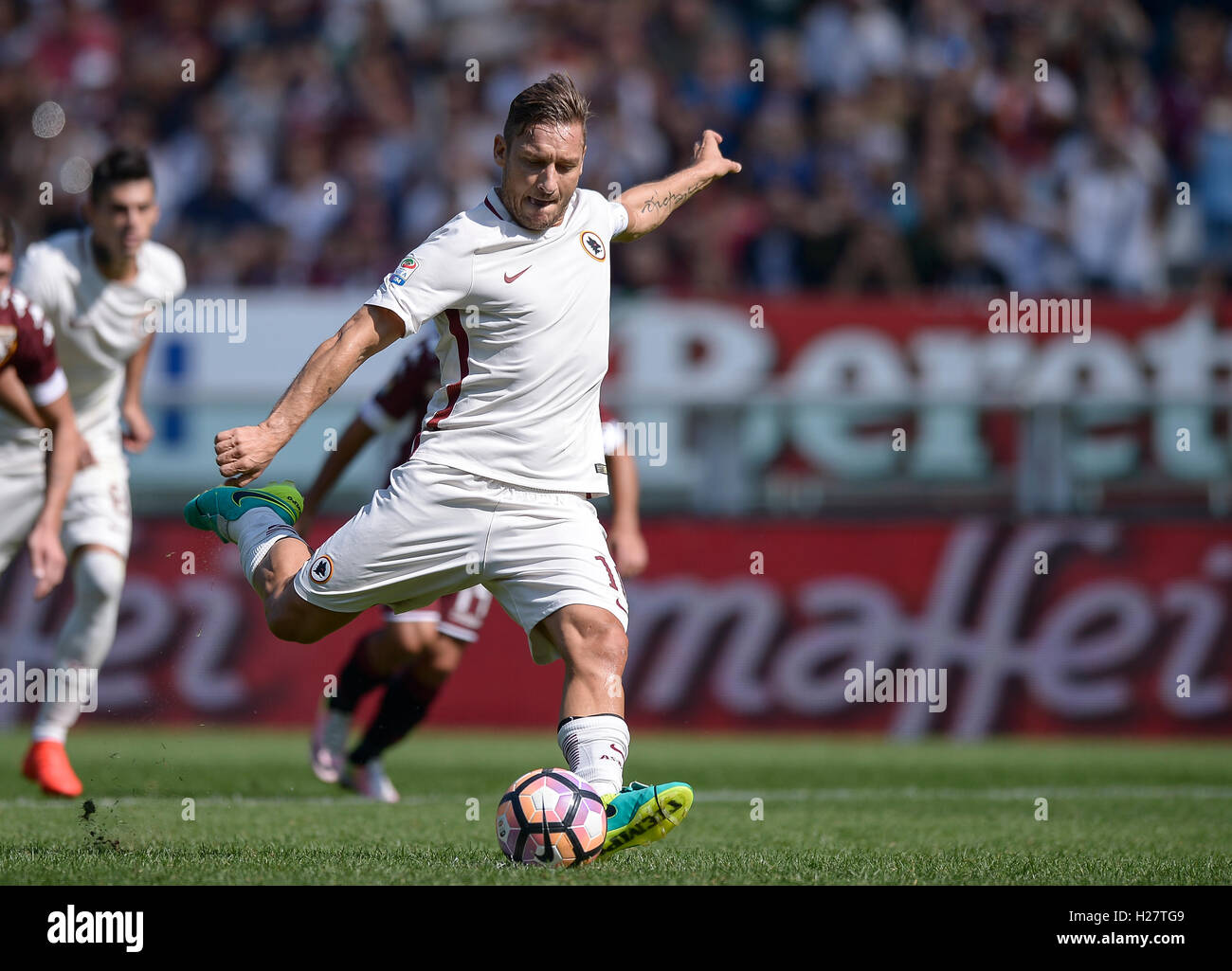 Francesco totti goal hi-res stock photography and images - Alamy