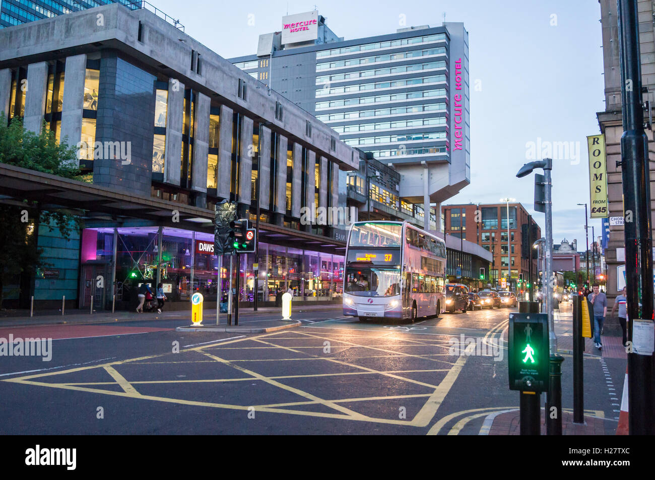 Manchester piccadilly street scene hi-res stock photography and images ...