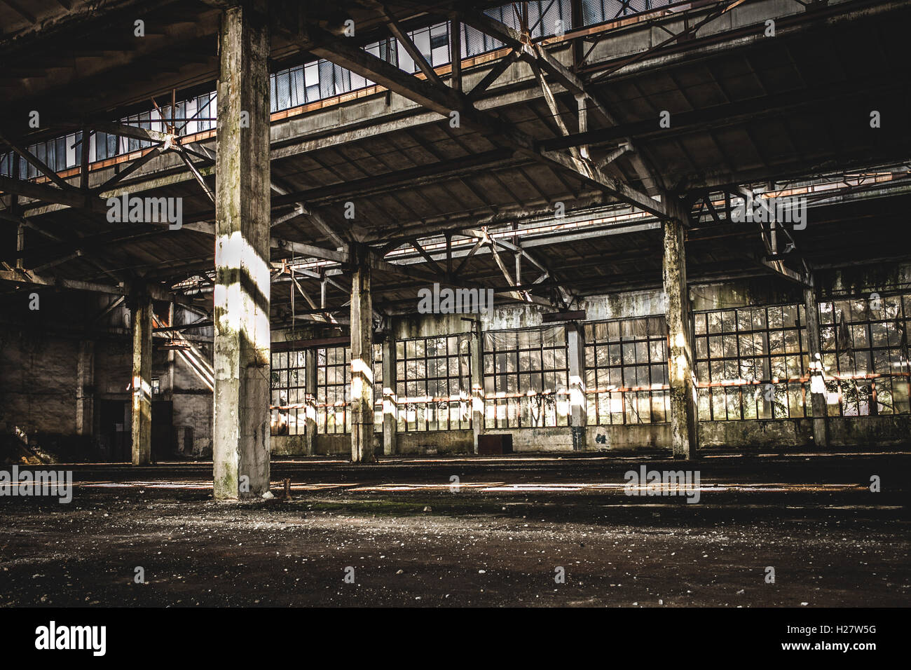 Dirty factory floor hi-res stock photography and images - Alamy