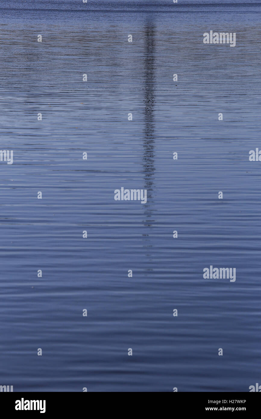 blurred surface lake river aqua background:blur blue color gradient ...