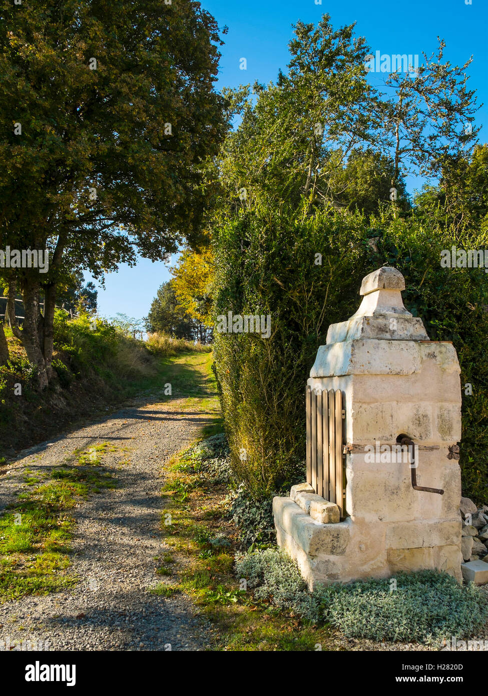 Well lane old water hi-res stock photography and images - Alamy