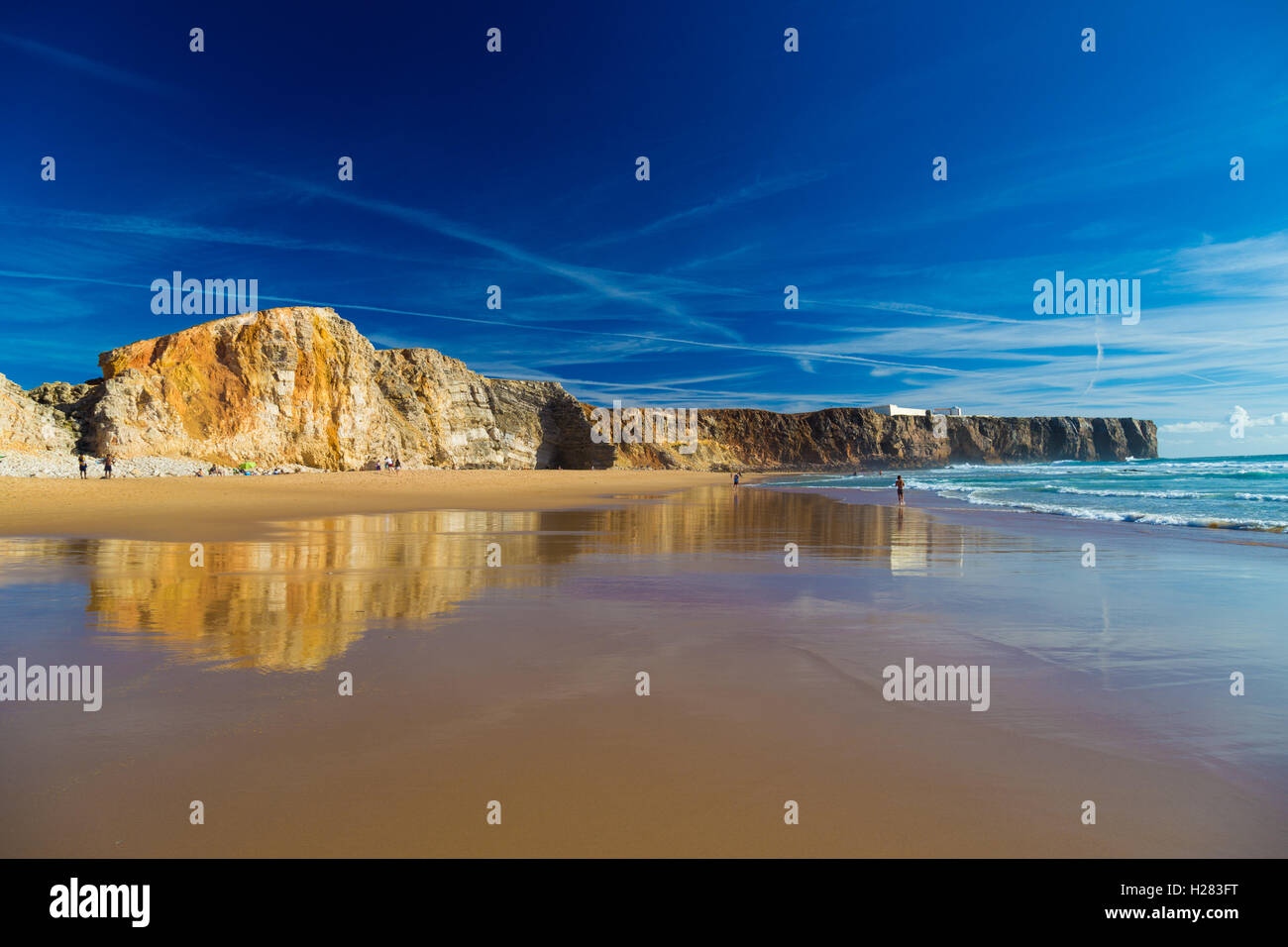 Rock beach praia do tonel in sagres hi-res stock photography and images ...